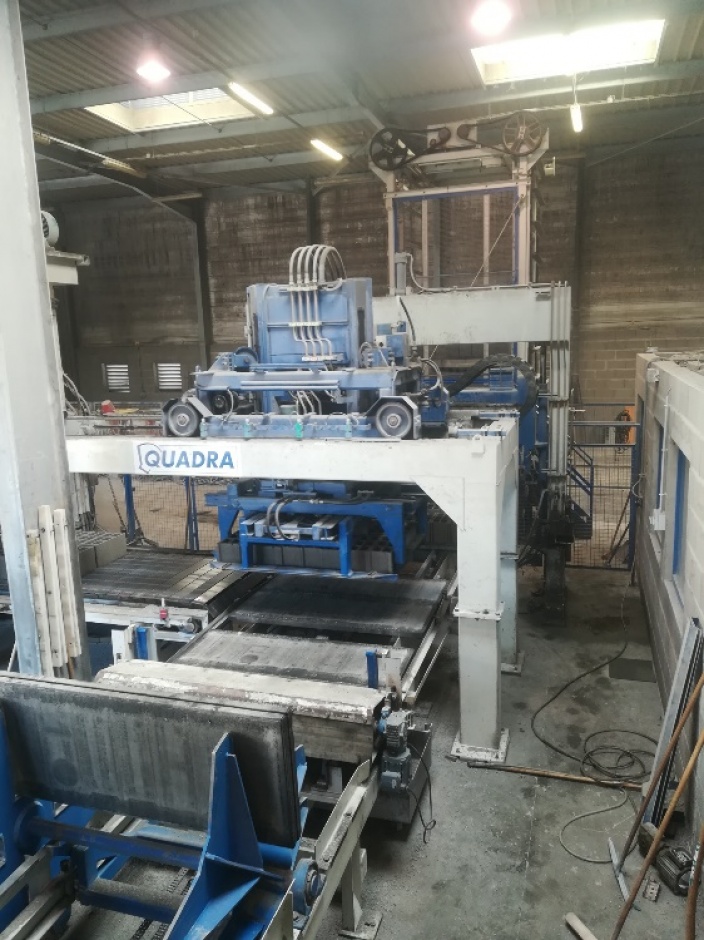 Presse QUADRA Q8 / 2004